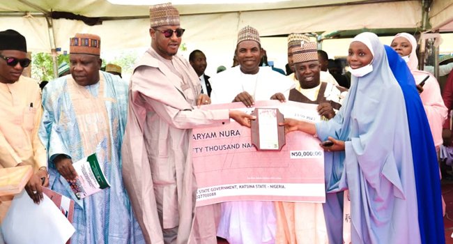 JUST IN: Katsina Governor Dikko Radda Disburses Over N640m Scholarship ...